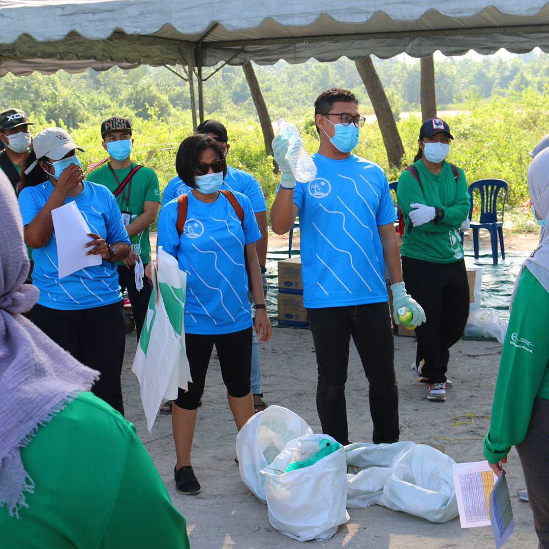 Beach Clean-Ups and Tips - MY Clean Beach